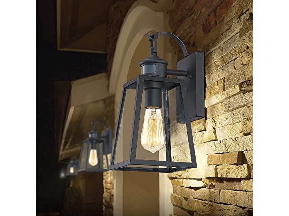 MOTINI Outdoor Wall Lantern