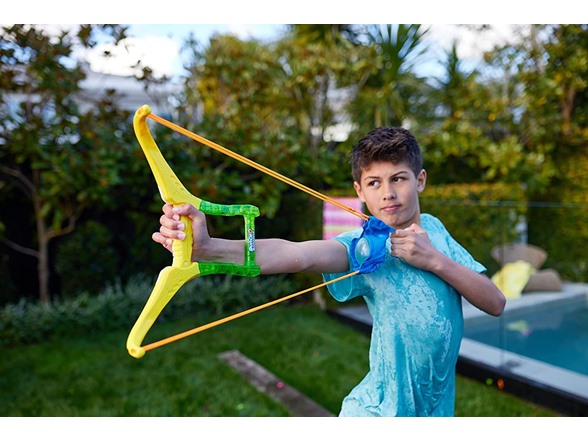 Slingshot + 6 Balloon Bunches by ZURU